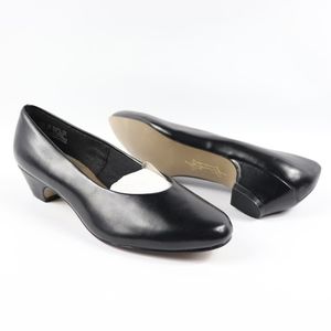 Shoes | Soft Syle Hush Puppies Womens 7 Low Heel Shoes | Poshmark